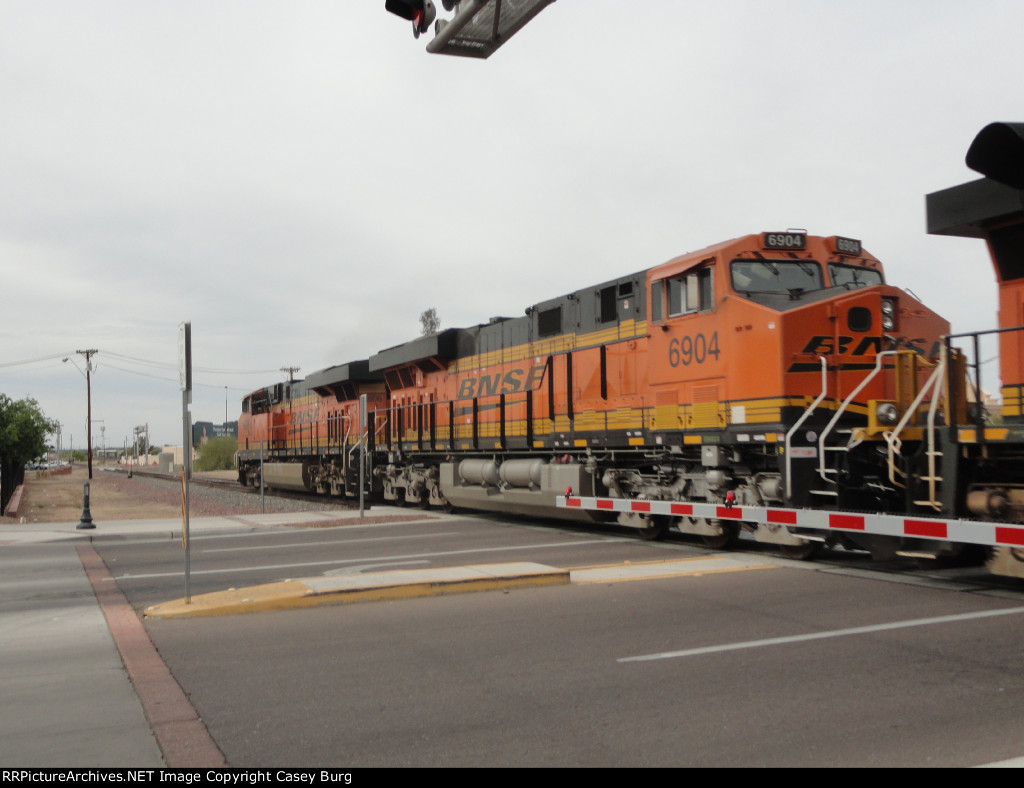 BNSF 6904